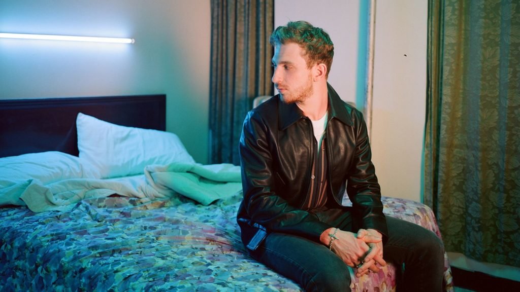 Artist Profile: Two Feet – Second Society Report